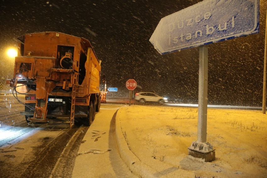 Bolu Dağı'nda kar yağışı başladı